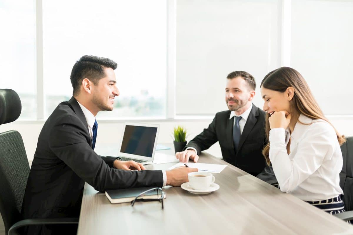 Les conseils à suivre avant de choisir votre banque - Comment Investir